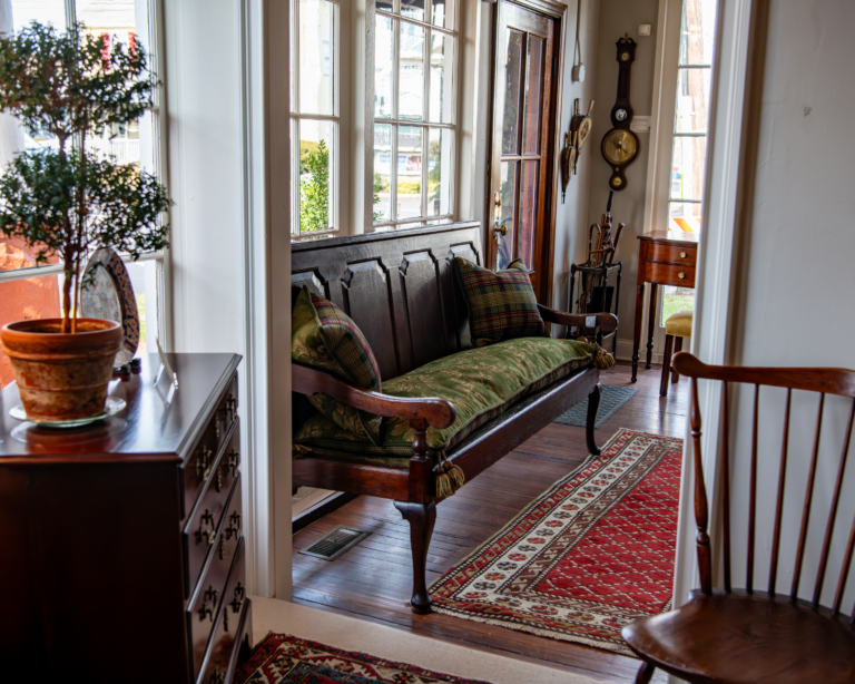 Queen Anne Style Hall Bench - Raymond James Antiques
